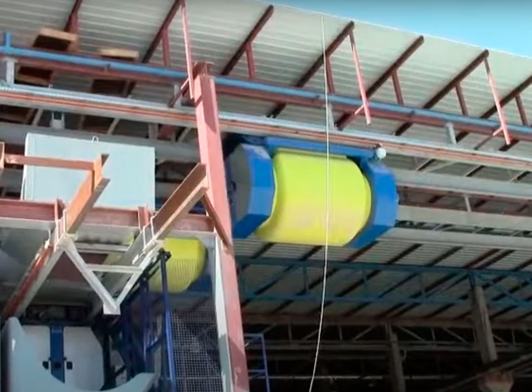 Concrete distribution system for reinforced concrete production